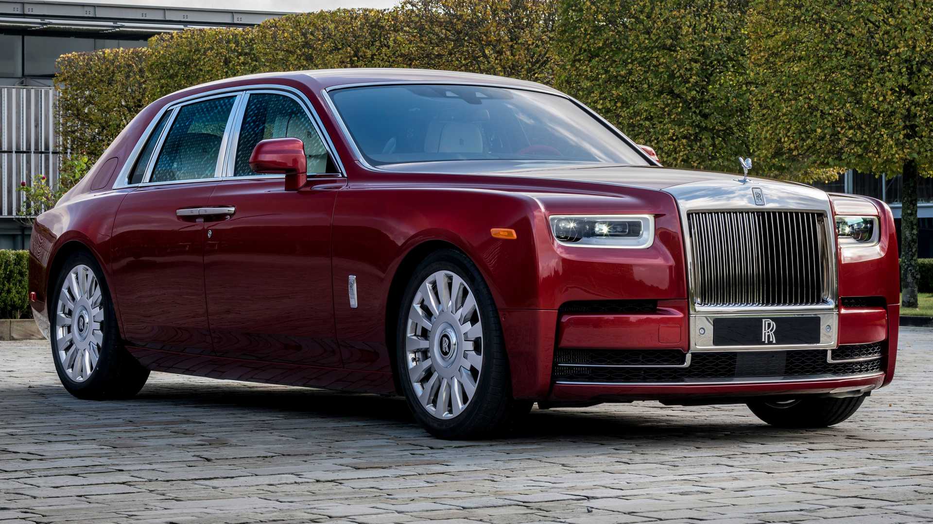 A Story Of The Luxury Car - Rolls-Royce Phantom | CCT